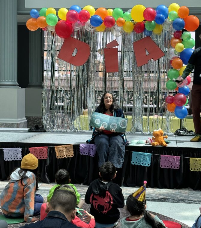 Celebrando el Día de los niños y los libros | Chicago Public Library